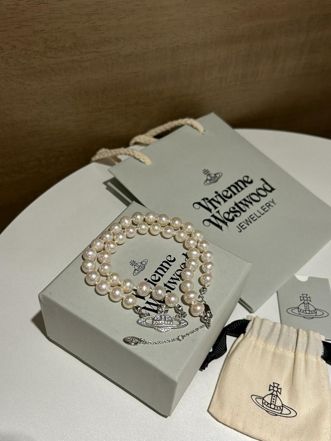 西太后土星镶钻珍珠项链 Vivienne Westwood英国时装设计师，时装的朋克之母！时尚潮流风格，品质强大，超美的设计！简约大气刺绣 ...